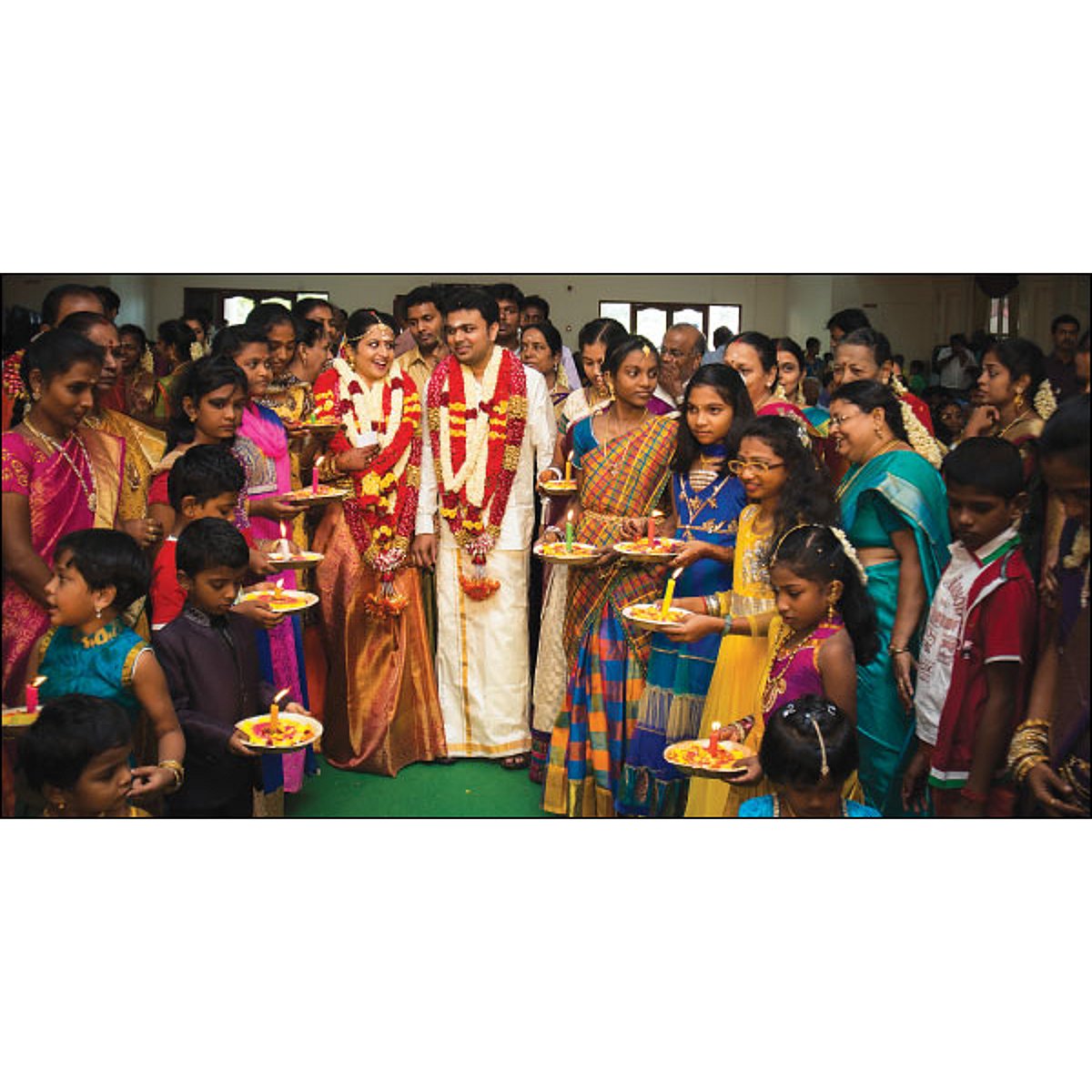 Aval manamagal - 01 April 2017 - மெளனம், சிரிப்பு, மருதாணி... - சில ...