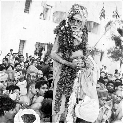 Sakthi Vikatan - 14 February 2017 - கயிலை... காலடி... காஞ்சி! - 20 ...