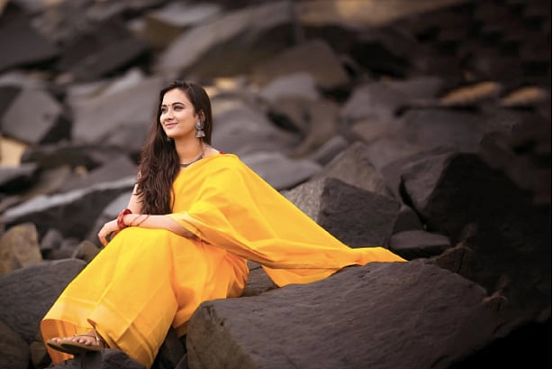 Aval manamagal - 01 January 2019 - பளீரிடும் பட்டுப் புடவைகள் ...