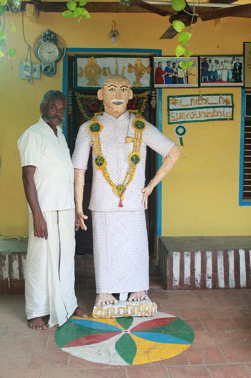 பனை ஓலையில் காமராஜர் சிலை! - அசத்திய தூத்துக்குடி தொழிலாளி - kamarajar ...