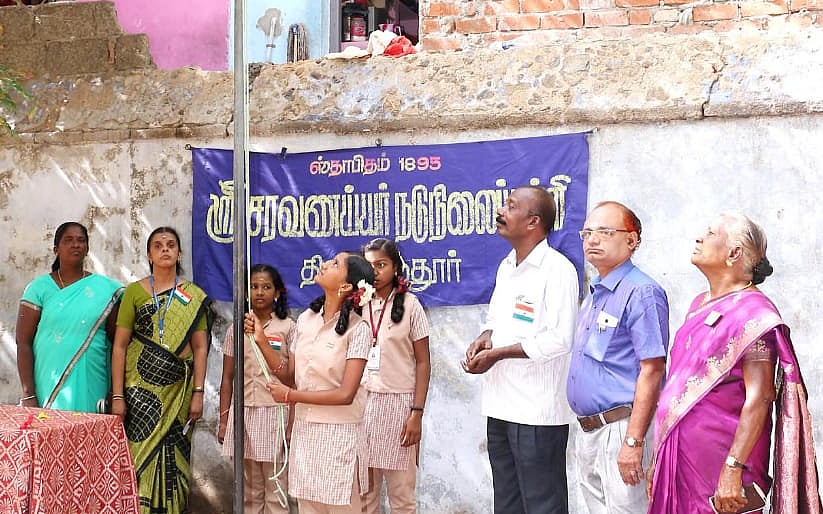 `இதை நிறுத்த மாட்டேன்; என்னைபோல் இந்த மரக்கன்றும் வளர வேண்டும் ...