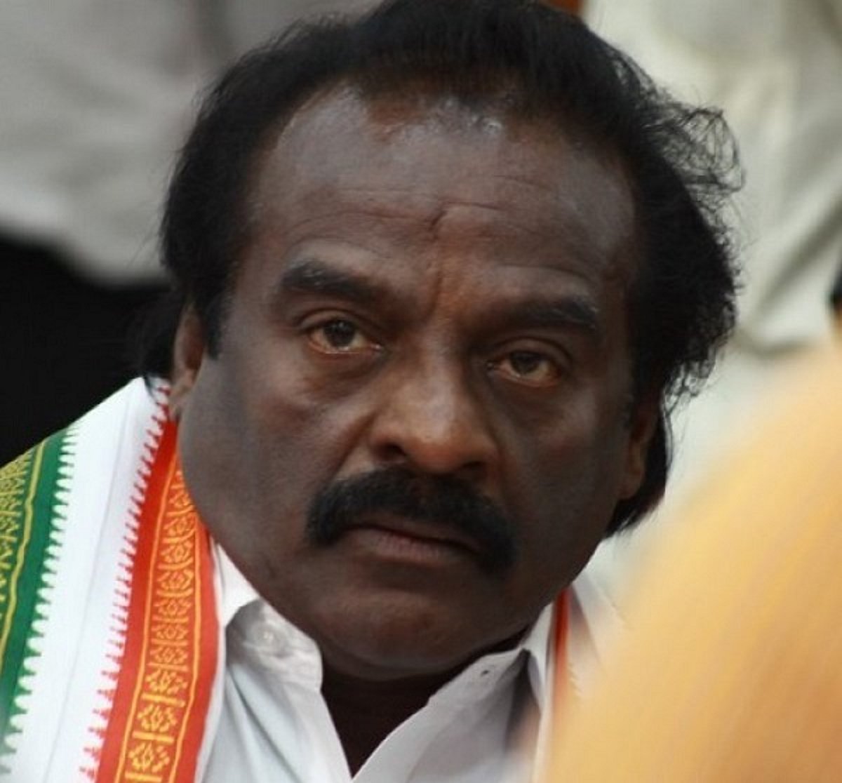 நாங்குநேரியில் வசந்தகுமார் எம்.பி கைது? தேர்தல் விதிமுறையை மீறியதாகப் ...