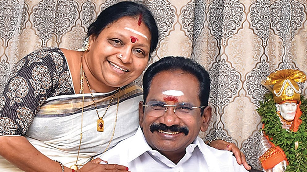 Aval Vikatan - 18 February 2020 - உன்னிடத்தில் என்னைக் கொடுத்தேன் ...