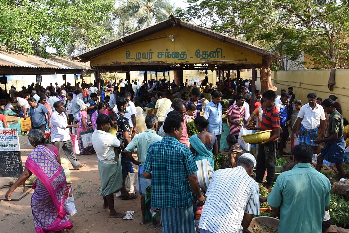 `#janathacurfew அழைப்பு எதிரொலி’ - தேனி உழவர் சந்தையில் ஒரே நாளில் 70 ...