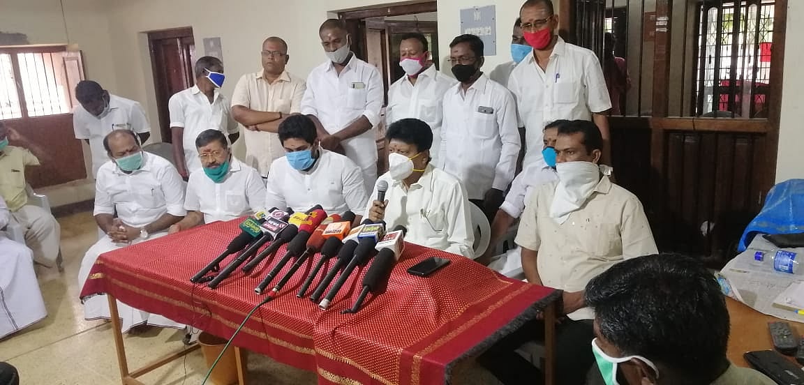 `டீக்கடை வைத்திருந்தவரை பெரிய ஆளாக உயர்த்தினேன்!' - மன்னார்குடி ...