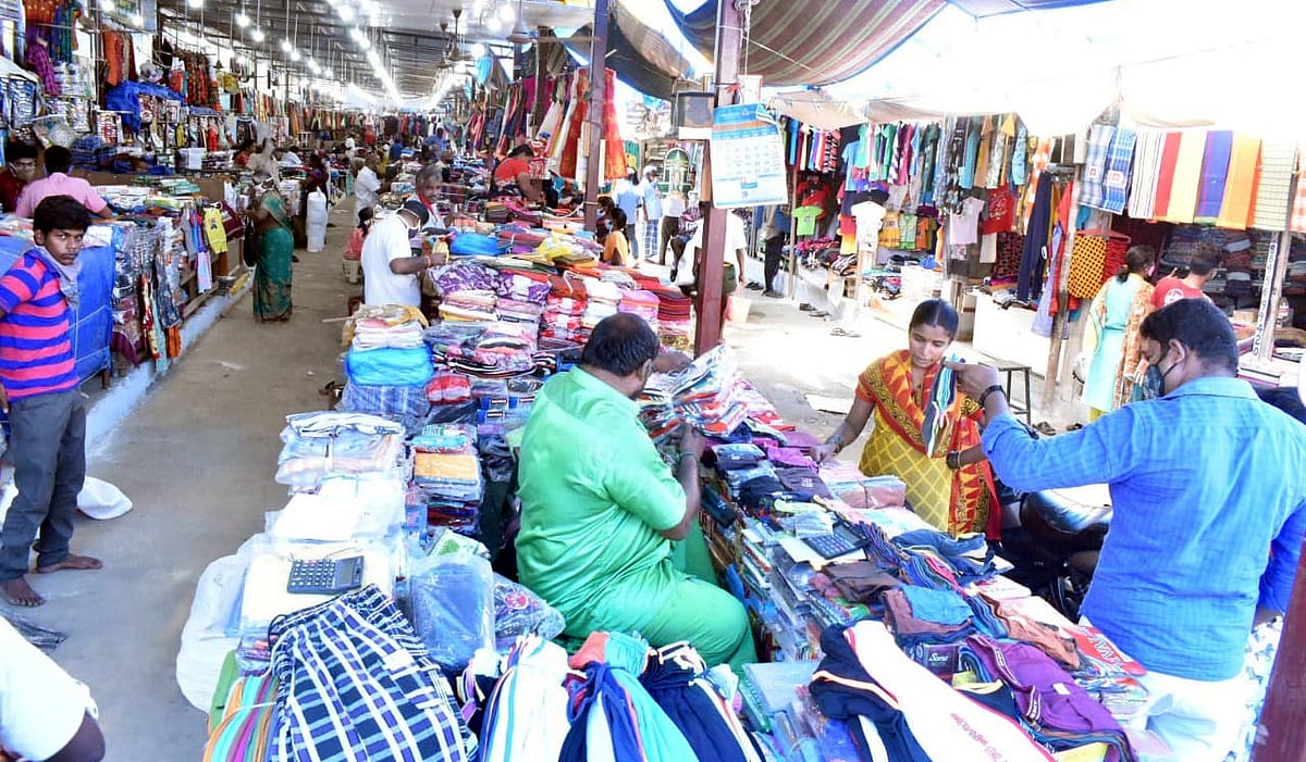 ஈரோடு: `10% வியாபாரம்கூட இல்லை!’ - கலங்கும் கனி மார்க்கெட் ஜவுளி ...