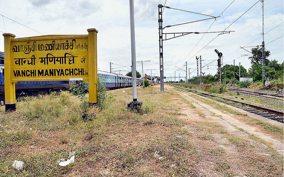 தூத்துக்குடி: `எனக்கு படிப்புதான் முக்கியம்!’ - மாமன் மகனால் பெண்ணுக்கு ...