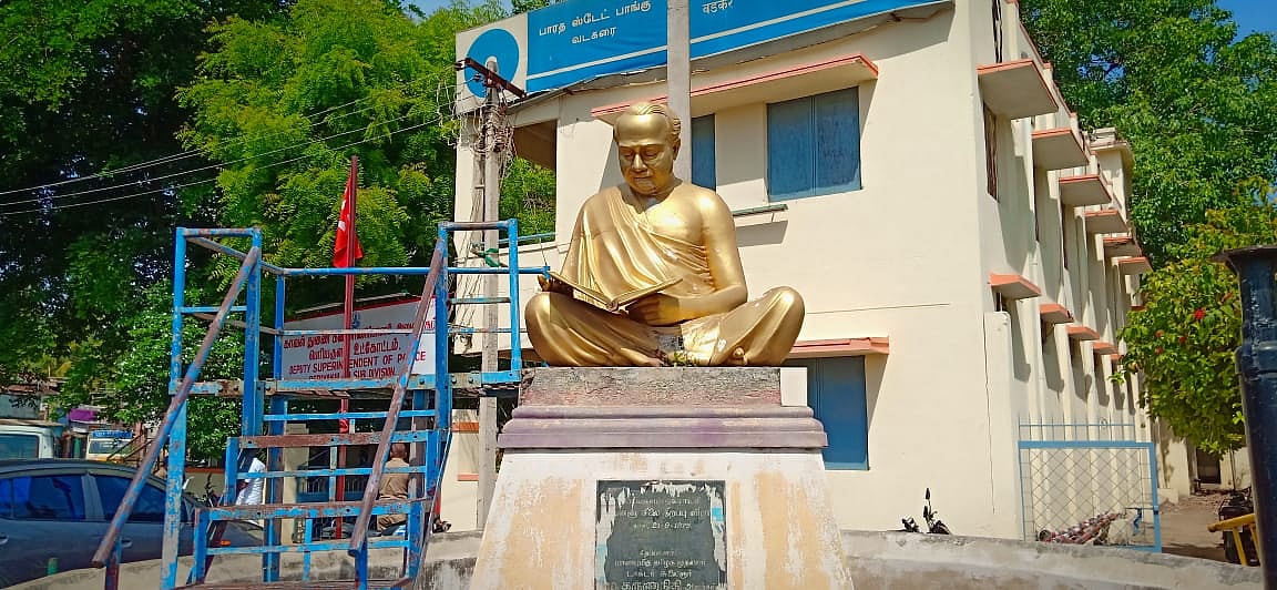 `அண்ணா சிலையைப் பார்த்து அஞ்சுகிறார்களா அ.தி.மு.க-வினர்?’ - பெரியகுளம் ...