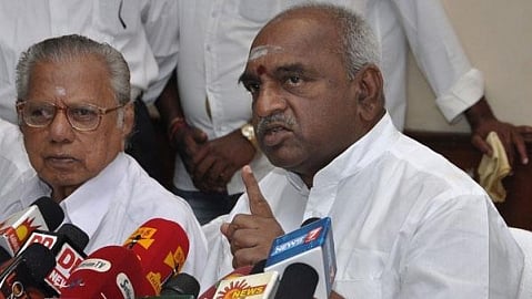 'வானமே பிளந்து, பத்து கங்கை கொட்டினாலும் மக்கள் வாழ வழிசெய்ய வேண்டும் ...