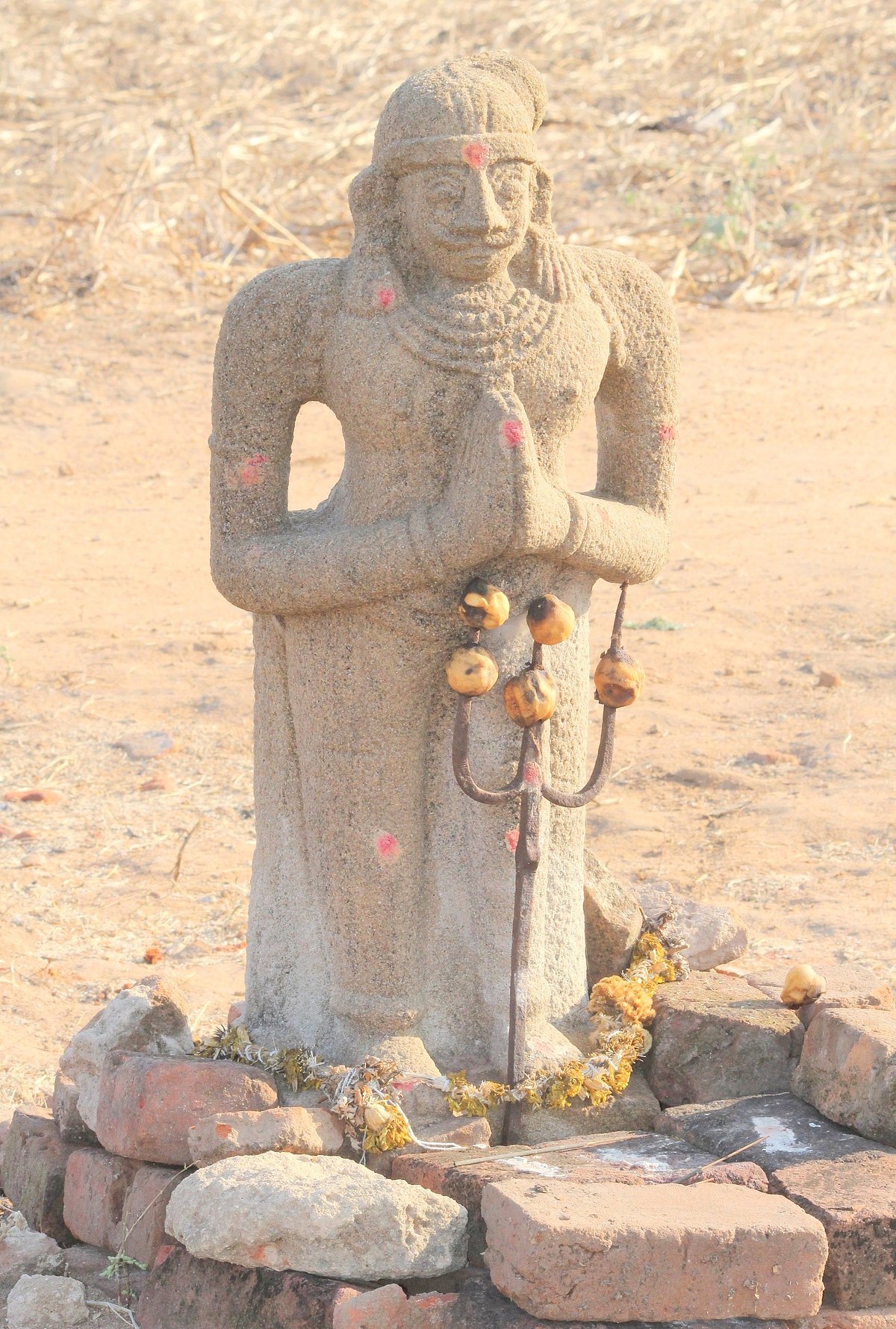 குறி சொன்ன கோடங்கிக்குக் கோயில் கட்டிய சேதுபதி மன்னர்! வரலாற்றைப் ...