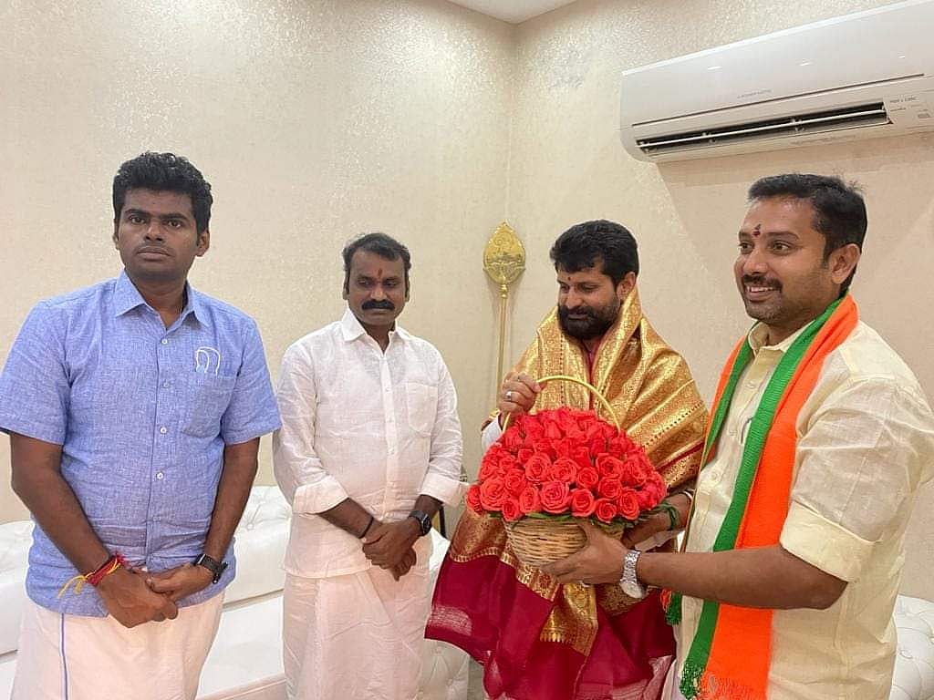ஒதுக்கிய அமைச்சர்; பா.ஜ.க-வில் இணைந்த அ.தி.மு.க முன்னாள் நிர்வாகி ...