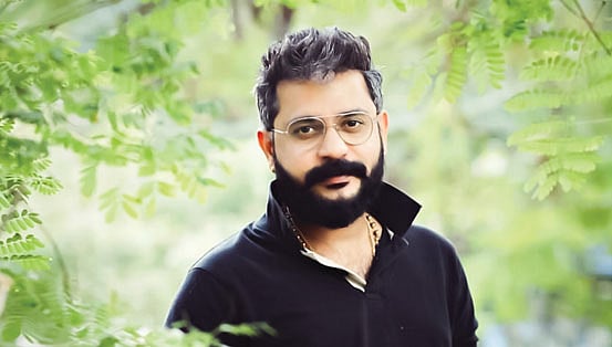 Ananda Vikatan - 03 March 2021 - விகடன் TV: “நிஜ வாழ்க்கையில் வில்லன் கிடையாது!” | Interview ...