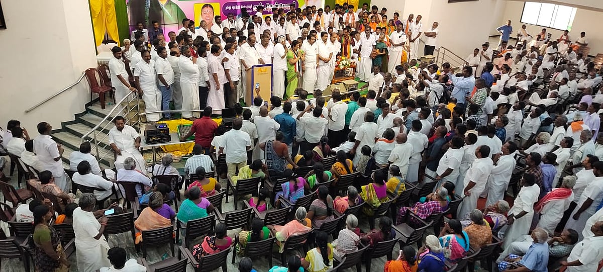 திண்டுக்கல்: `தேன்மொழி என்றாலே தி.மு.க-வுக்கு பயம்!’ - நத்தம் ...