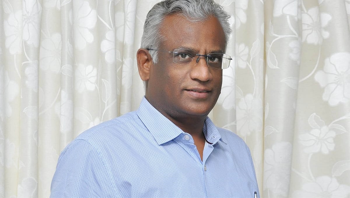 Junior Vikatan - 05 May 2021 - “தேவைக்கு அதிகமாகவே தமிழகத்தில் ஆக்ஸிஜன் ...