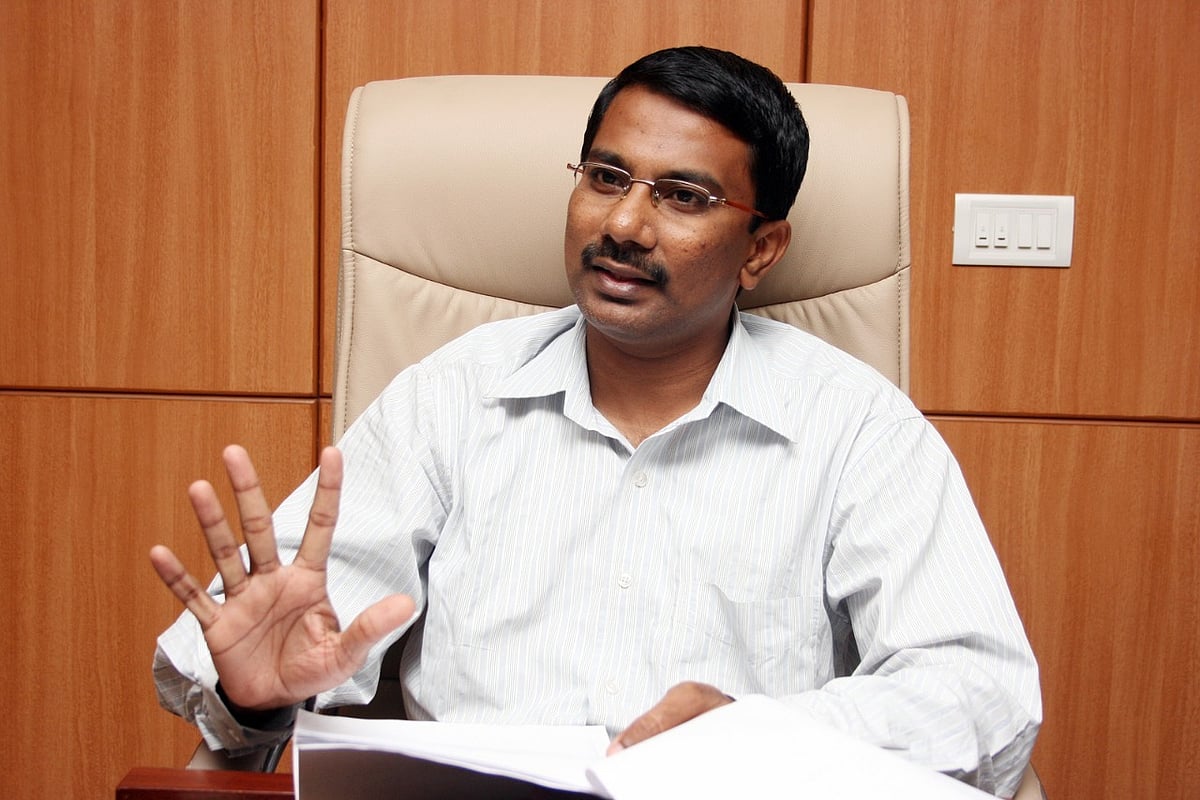 'வேலுமணியின் போராட்டம் முதல் 'கலெக்டர் உமாநாத் காலனி' வரை!'- யார் இந்த ...