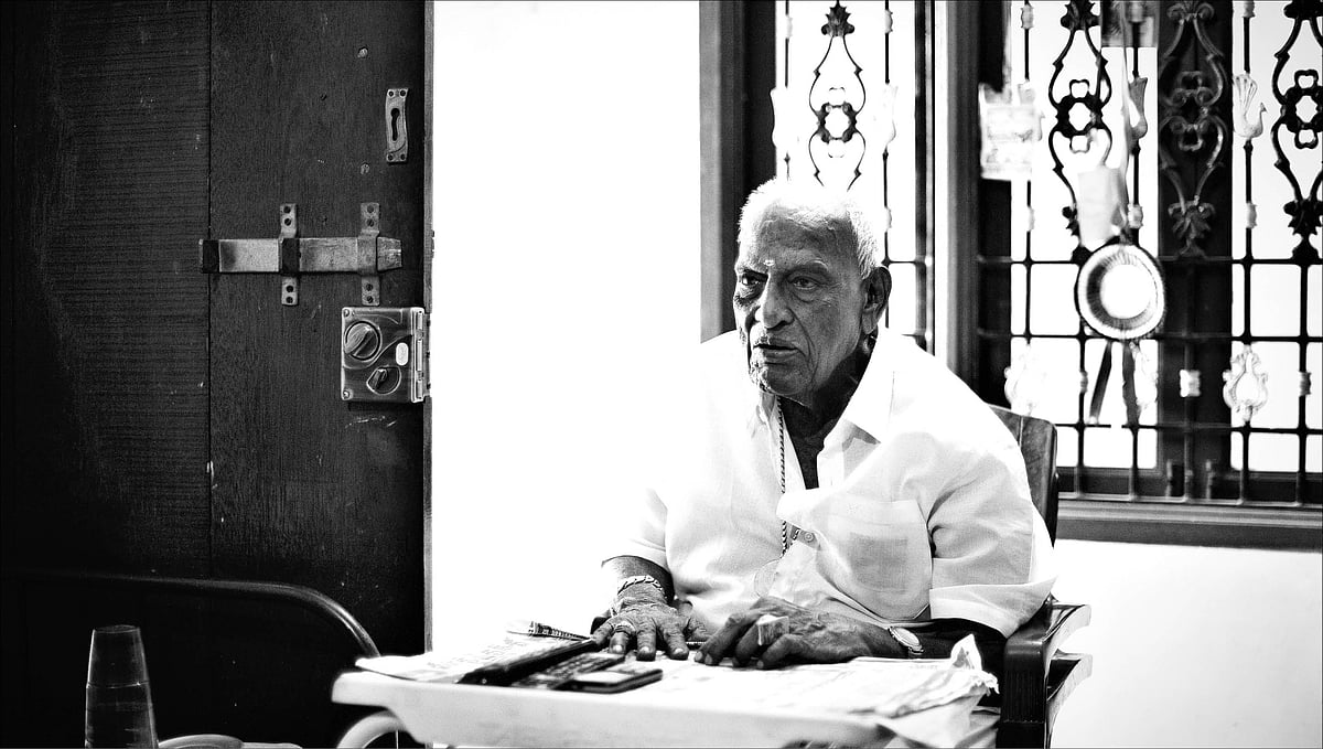 Ananda Vikatan - 27 October 2021 - சண்டைக் கலையில் ஒரு சகாப்தம் ...