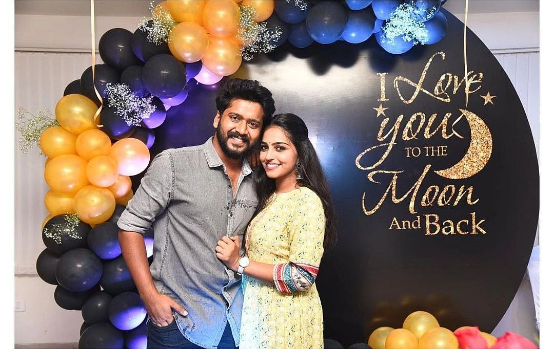 வெளிப்படையாகக் காதலை அறிவித்த அமல்ஜித் - பவித்ரா... களைகட்டும் சீரியல் ...
