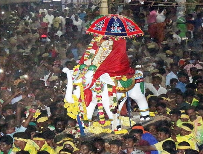 வீரப்பூர்: கன்னிமாரம்மன் திருத்தேரோட்டம்; லட்சக்கணக்கில் கூடிய ...