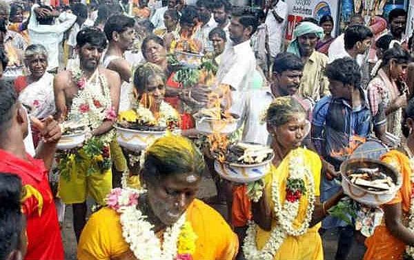 வீரபாண்டி கெளமாரியம்மன் சித்திரைத் திருவிழா: பக்தி பரவசத்தில் தேனி ...