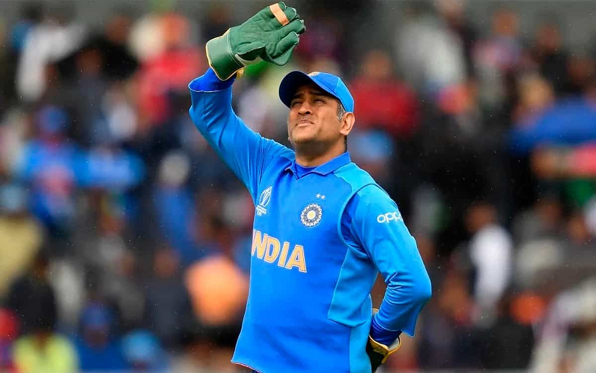 Dhoni: `Definitely Not' முதல் `Definitely Yes' வரை - தோனி சொன்ன Thug ...