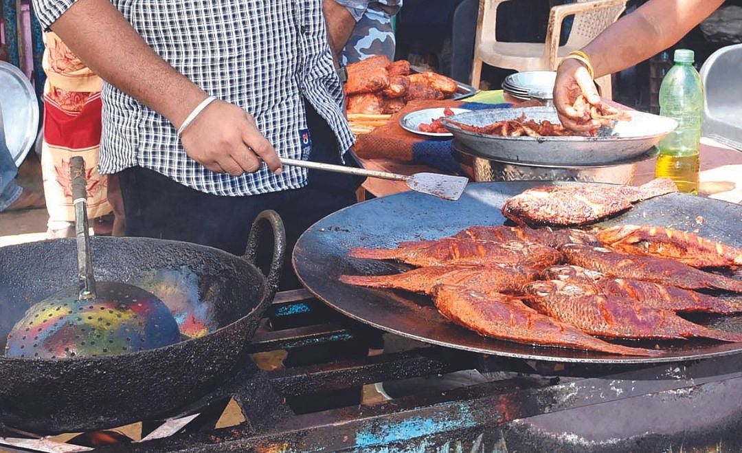 `ஆறால் மீன்' உணவு; படகுப் பயணம்; தமிழ்நாட்டின் குட்டி கேரளாவுக்கு ஒரு ...