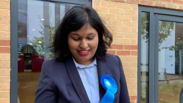 மோனிகா தேவேந்திரன்: இங்கிலாந்தில் துணை மேயரான தமிழ்ப் பெண்! யார் இவர் ...