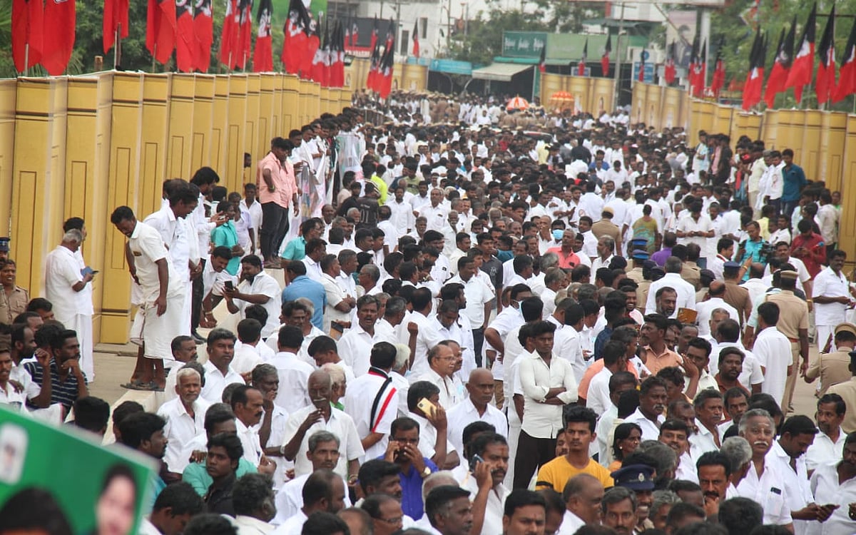 அதிமுக பொதுக்குழு: ``அந்த உத்தரவுகள் பொருந்தாது... தனி நீதிபதியை ...