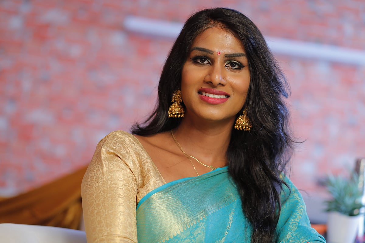 `என்னைப் பார்த்து திமிரா பேசுறீயான்னு துாக்கி எறிஞ்சுட்டுப் போனான் ...