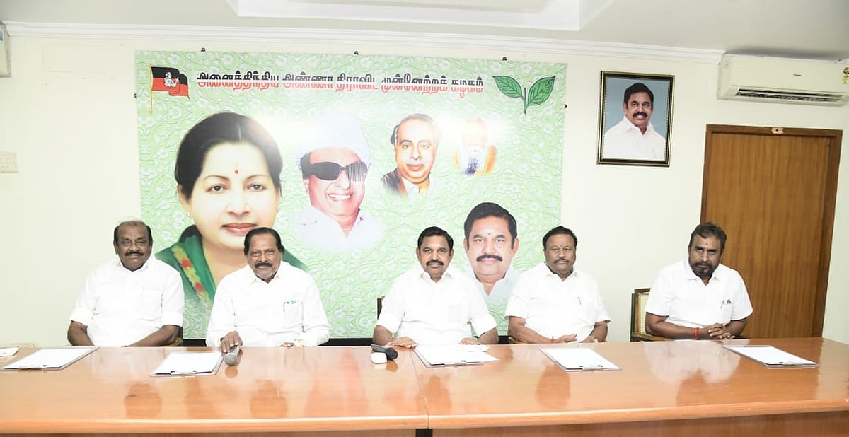 `கட்சி பிரச்னையைச் சட்டமன்றத்திற்குள் கொண்டுவரக் கூடாது' - எடப்பாடியின் ...