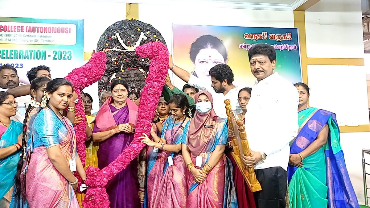 ``அதிமுக-வைக் கட்டுக்குள் கொண்டுவருவேன்; பாஜக-வால் என் நிழலைக்கூட ...