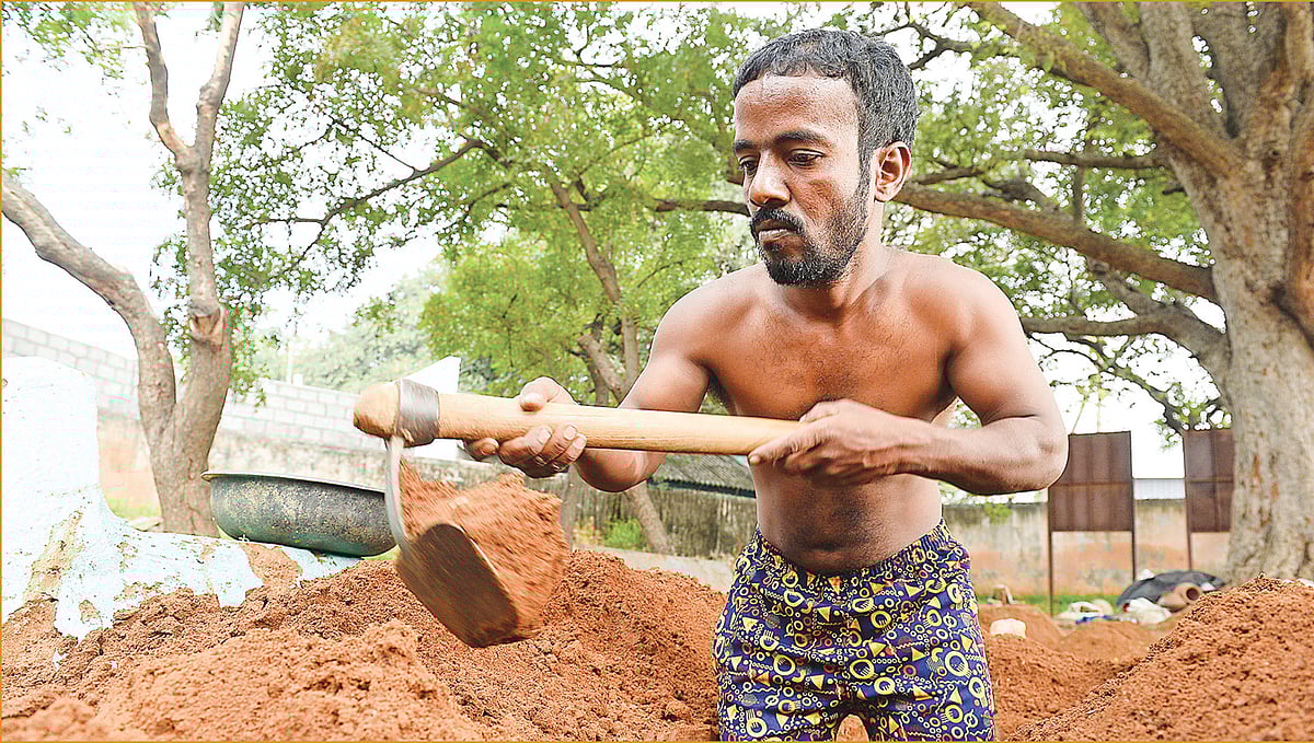 Ananda Vikatan - 08 February 2023 - “பேய் எல்லாம் கட்டுக்கதை ...