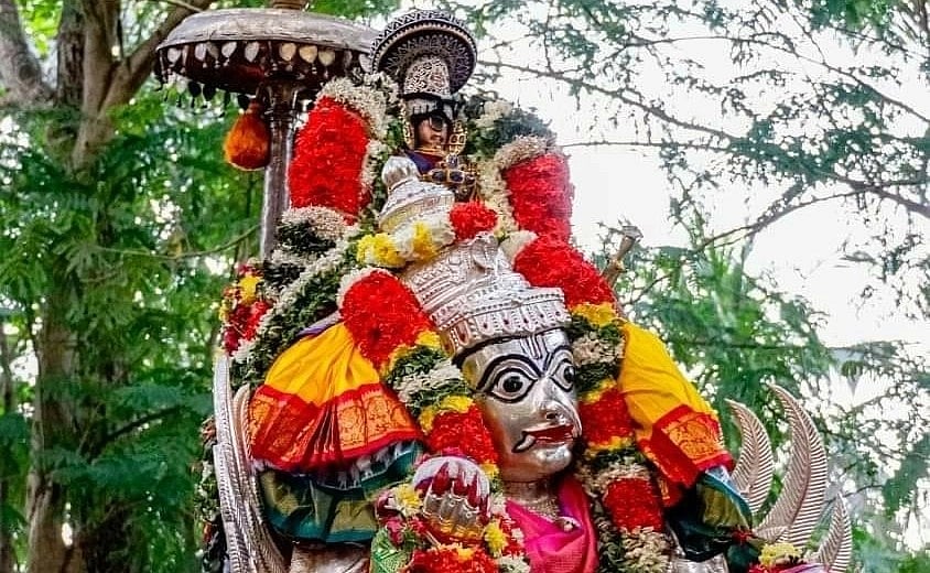 திருவரங்கம்: வெள்ளி கருட வாகனத்தில் வந்த நம்பெருமாள்; பரவசத்தில் ஆழ்ந்த ...