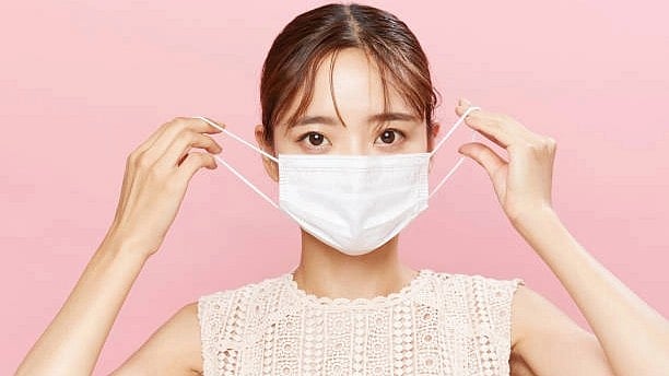 Smile Therapy: மாஸ்க் இல்லாமல் சிரிக்க மறந்த ஜப்பானியர்கள்; அதற்காக ...