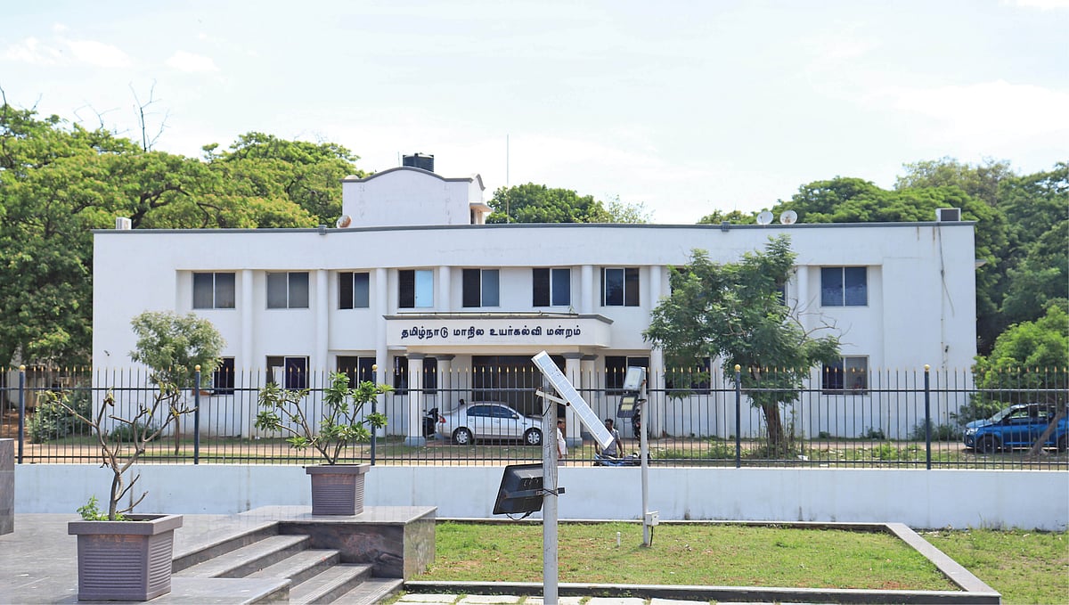 `பல்கலைக்கழகங்களே முடிவெடுத்துக் கொள்ளலாம்’ - பொதுப்பாடத்திட்ட ...