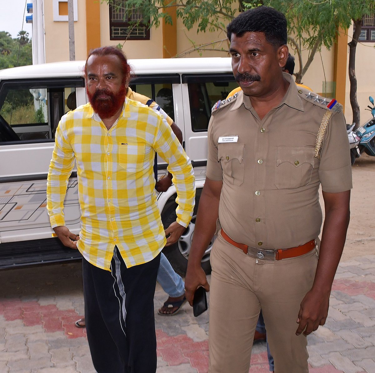 கூட்டாளி கொலை, உடலை துண்டுகளாக்கி ஆற்றில் வீசிய வரிச்சூர் செல்வம் ...