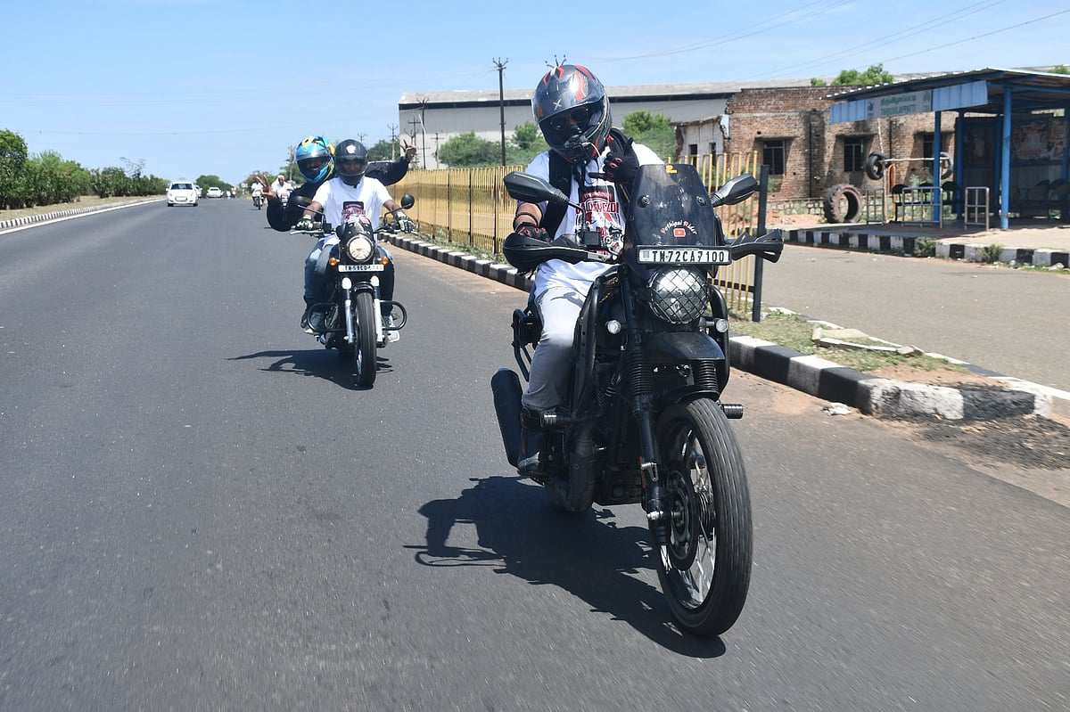 `வாரே... வா! ஏகப்பட்ட ஜாவா பைக்ஸ்!'- திருச்சி to திருவையாறு வரை நடந்த ...