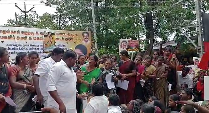 ``பெண்களுக்கு நீ என்ன பாதுகாப்பு கொடுத்திருக்க?" - மா.செ-வுக்கு ...