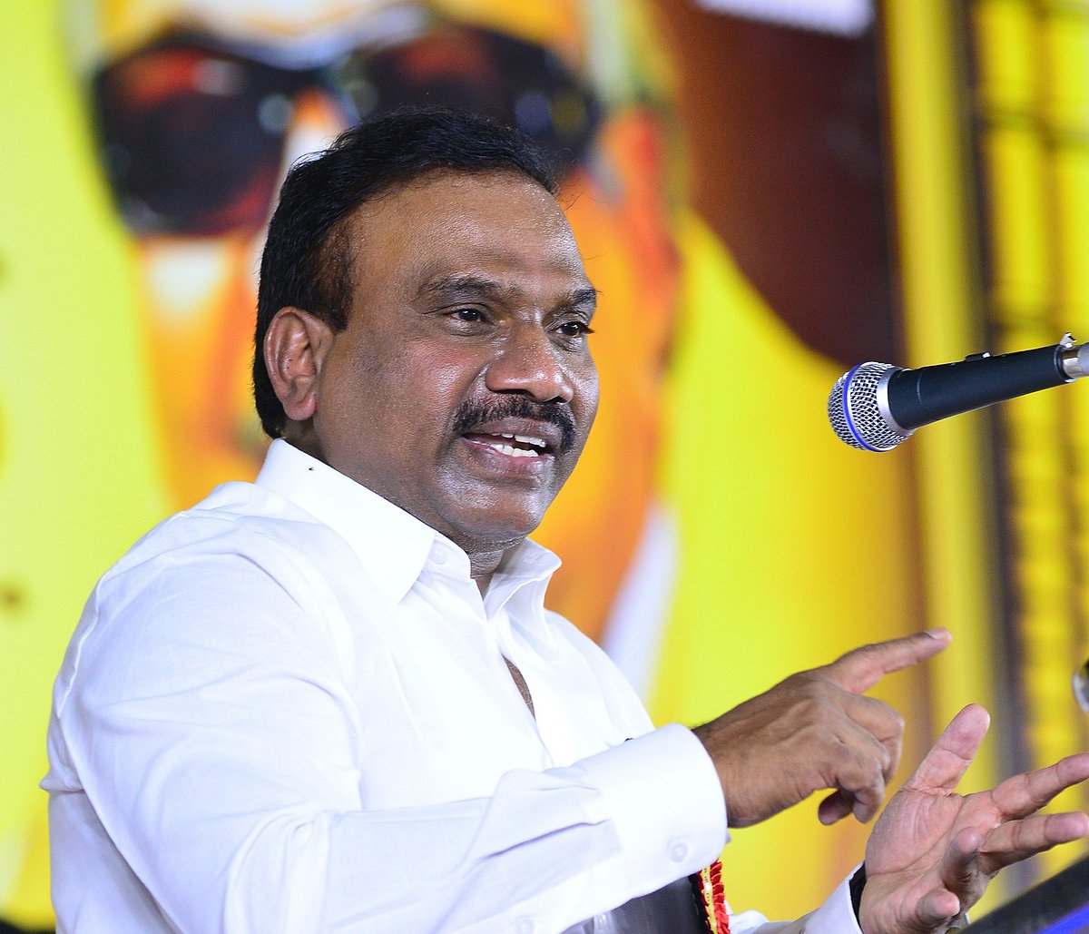 ``எங்களால்தான் அண்ணாமலை ஆடு மேய்க்காமல் ஐ.பி.எஸ் படித்தார்; ஆனால் ...