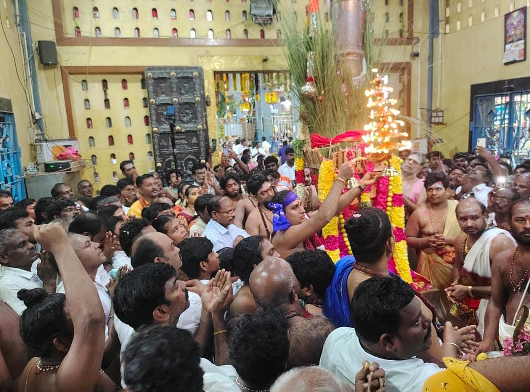குலசை தசரா திருவிழா: கொடியேற்றத்துடன் தொடக்கம்; 24-ம் தேதி மகிஷாசூரவதம் ...