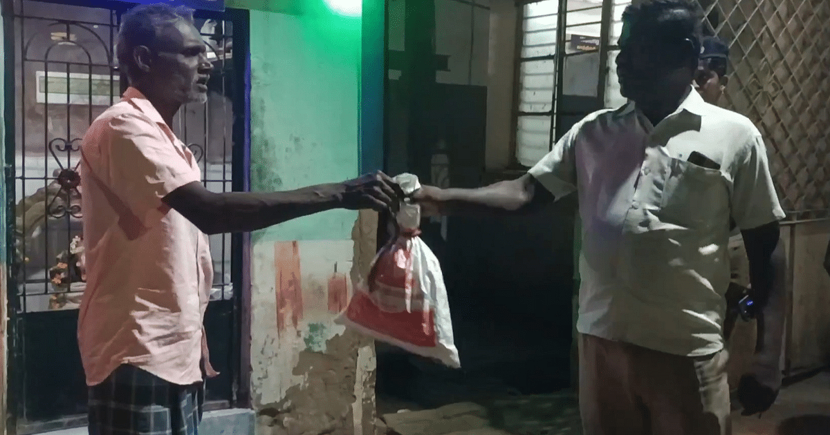 `என்னைய கடிச்ச பாம்ப, கையோட கொண்டு வந்துருக்கேன்...' - பதற்றமடைந்த ... `என்னைய கடிச்ச பாம்ப, கையோட கொண்டு வந்துருக்கேன்...' - பதற்றமடைந்த ...