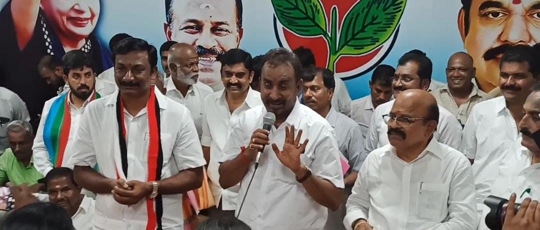 `அதிமுக-வுடனான கூட்டணியால்தான் பாஜக-வுக்கு நான்கு எம்எல்ஏ-க்களாவது கிடைத்தனர்!' - எஸ்.பி.வேலுமணி ...