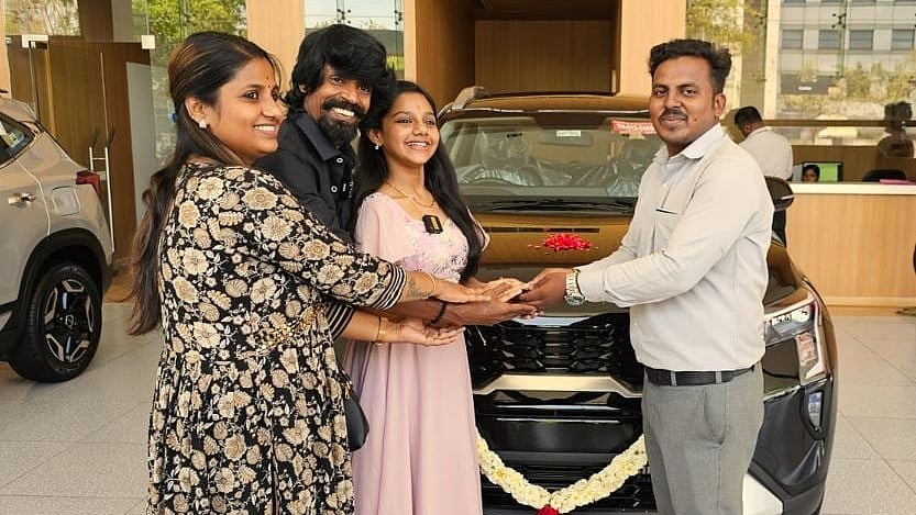 "லோன்லதான் மகளுக்கு கார் வாங்கிக் கொடுத்தேன்! ஆனாலும்..." - நடிகர் ...