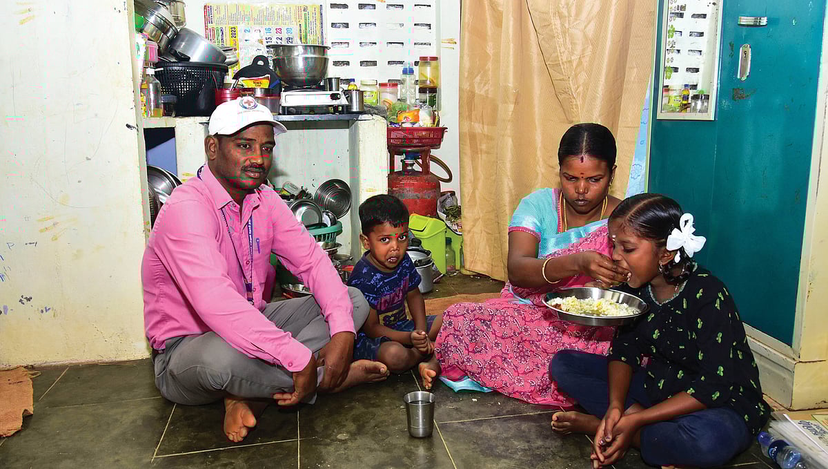 Ananda Vikatan - 08 May 2024 - “தவிச்சு நிக்கறவங்களுக்கு ஆறுதல் ...