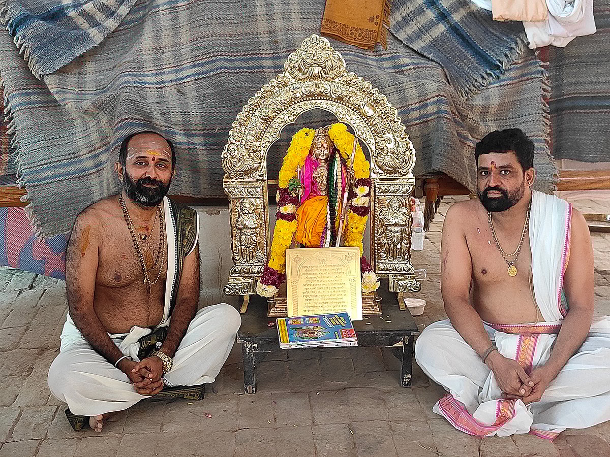 அயோத்தி : ராம் லல்லா உற்சவர் விக்ரகம் செய்து அயோத்தியில் சமர்ப்பித்த ...