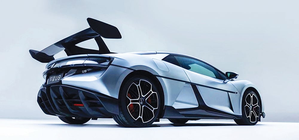 Motor Vikatan - 01 November 2024 - BYD Yangwang Jumping Car | ஓடும் ...