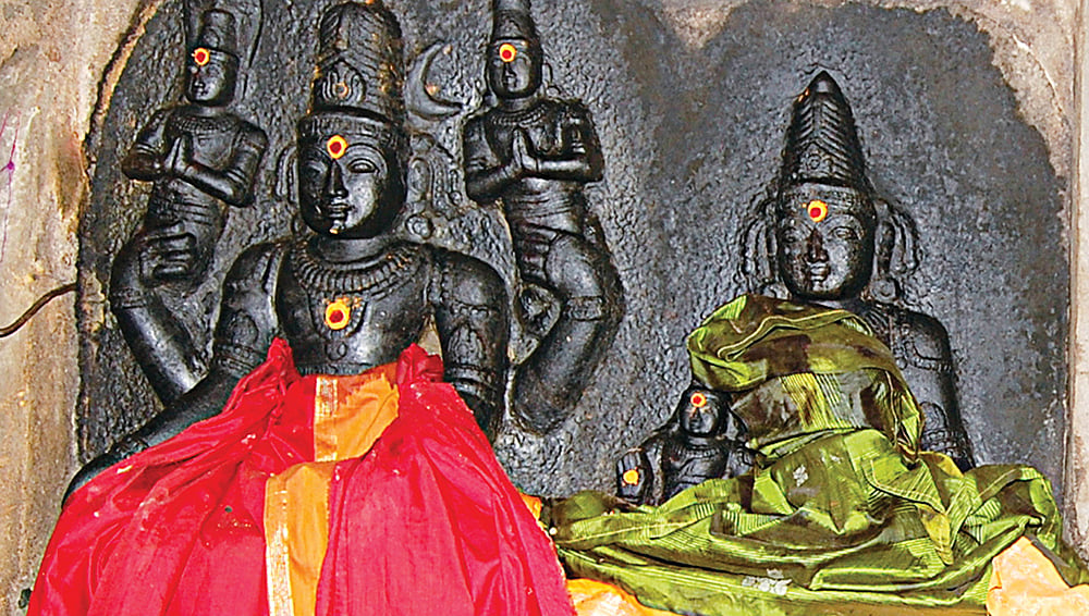 Sakthi Vikatan - 23 June 2026 - நவகிரக தோஷம் போக்கும் அபூர்வ தெய்வ ...